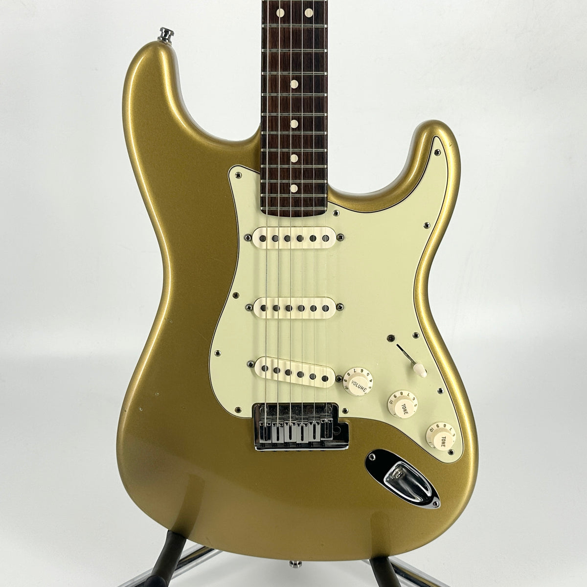 2009 Fender Custom Shop Custom Deluxe Stratocaster - HLE Gold – Jordan ...