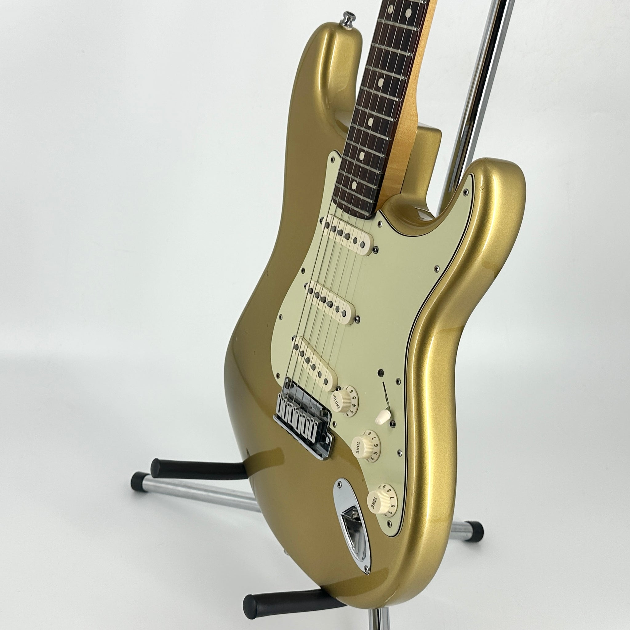 2009 Fender Custom Shop Custom Deluxe Stratocaster - HLE Gold – Jordan ...